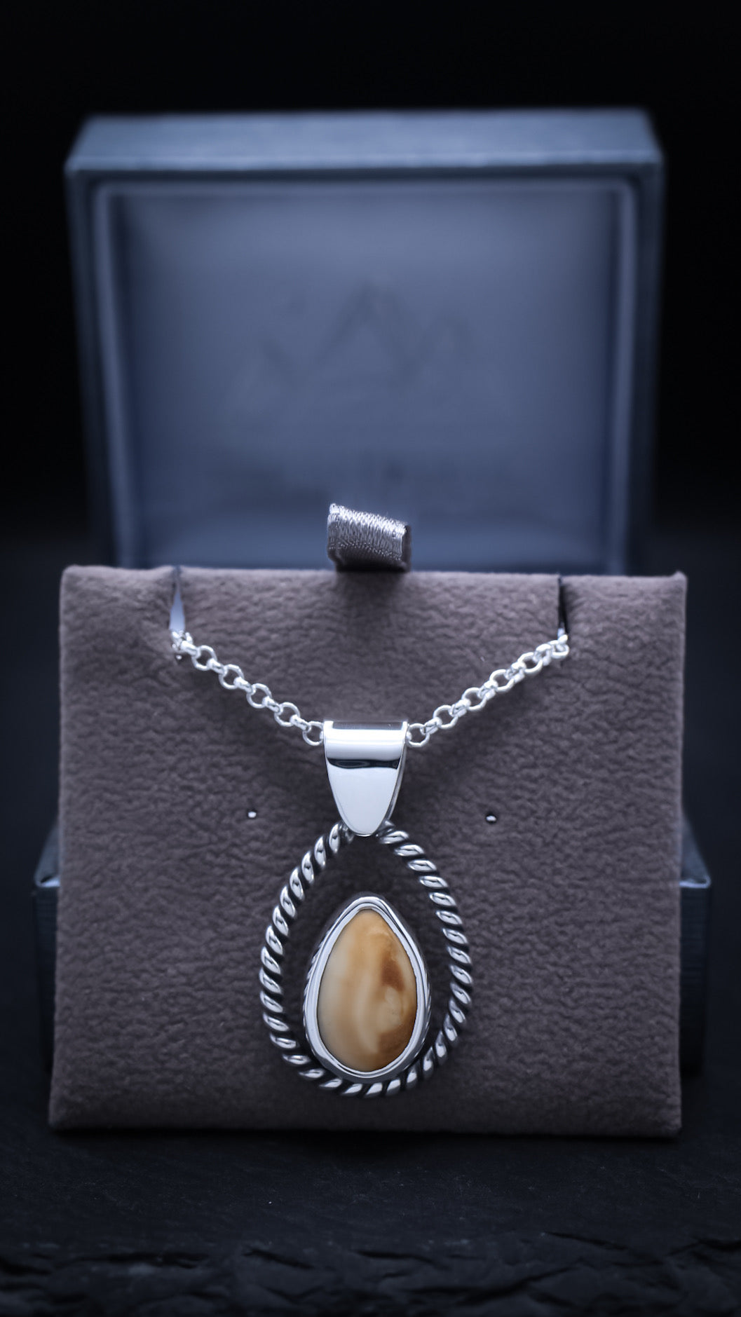 ELK IVORY – Hammered In The Mountains