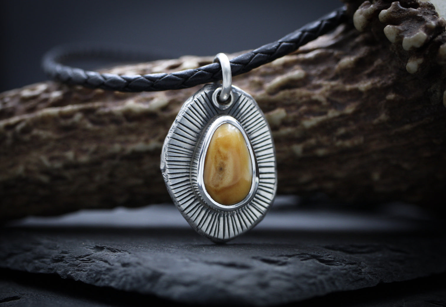 ELK IVORY – Hammered In The Mountains